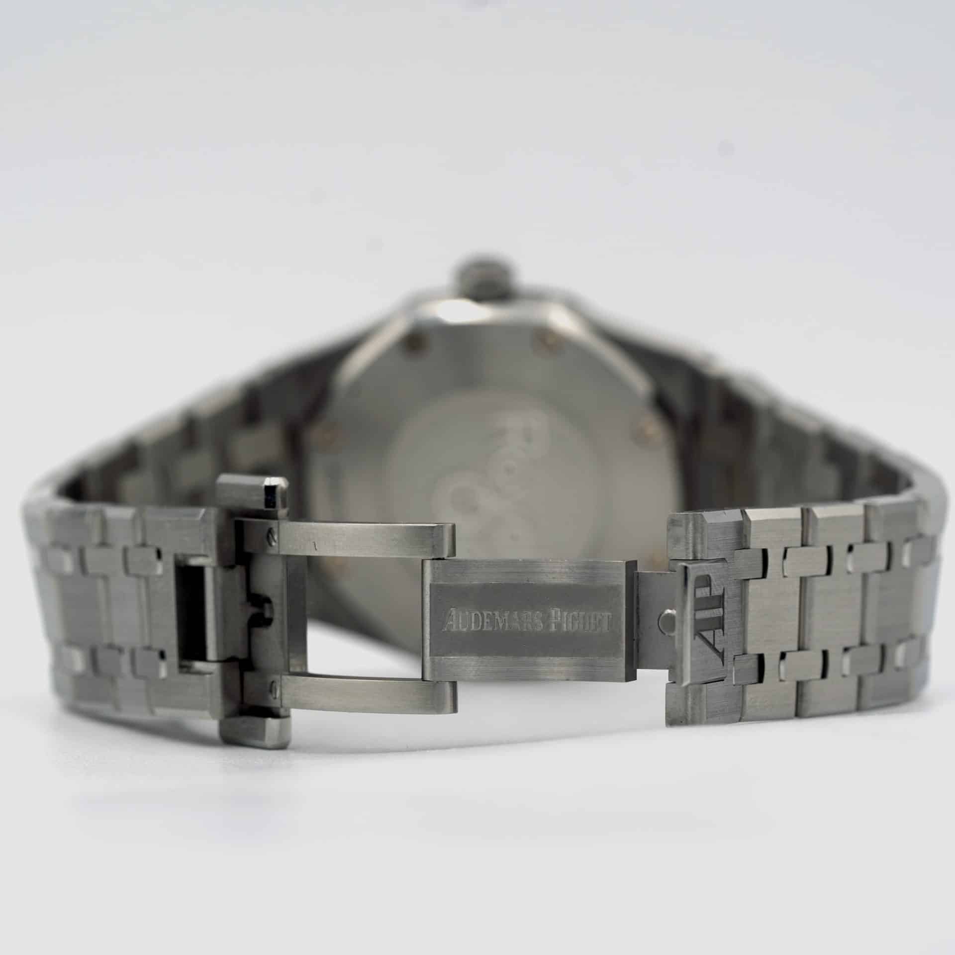 Buy Audemars Piguet Royal Oak Quartz 33mm