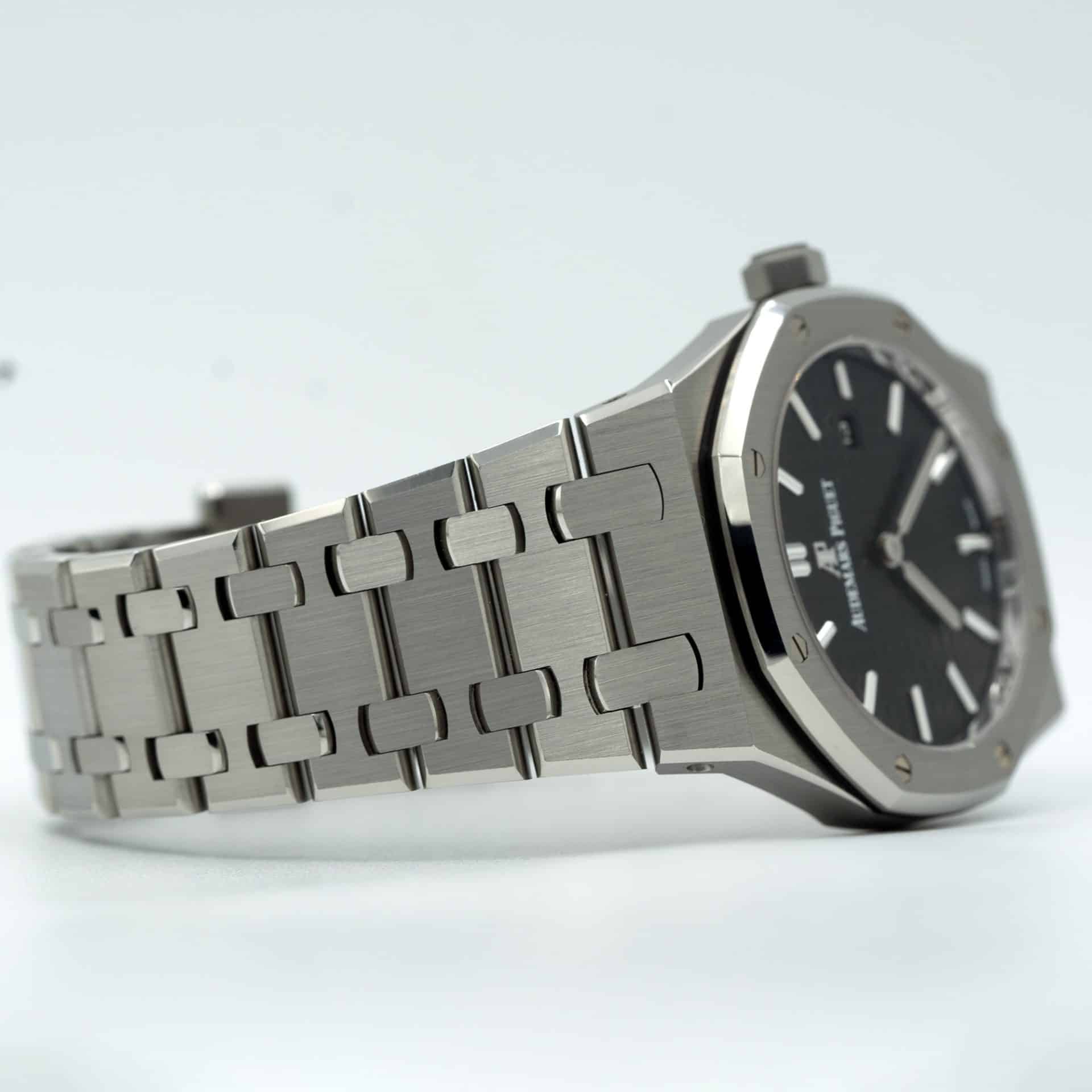 Buy Audemars Piguet Royal Oak Quartz 33mm